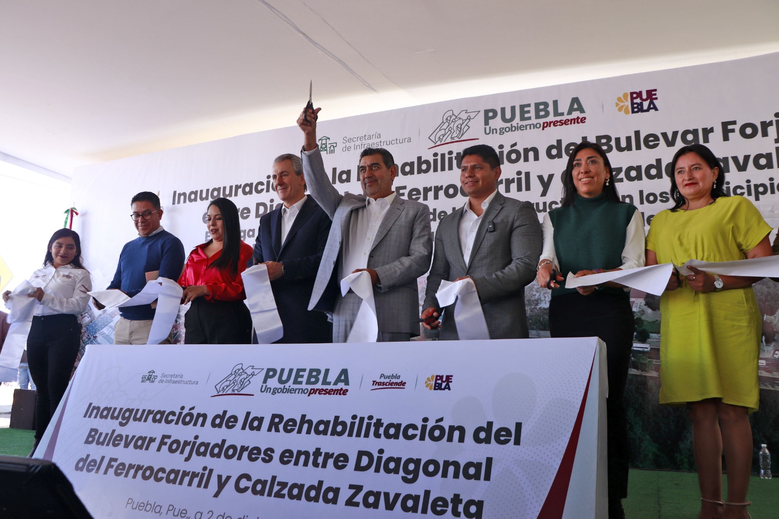 El gobernador Sergio Salomón nos deja la vara alta a todos los alcaldes ...