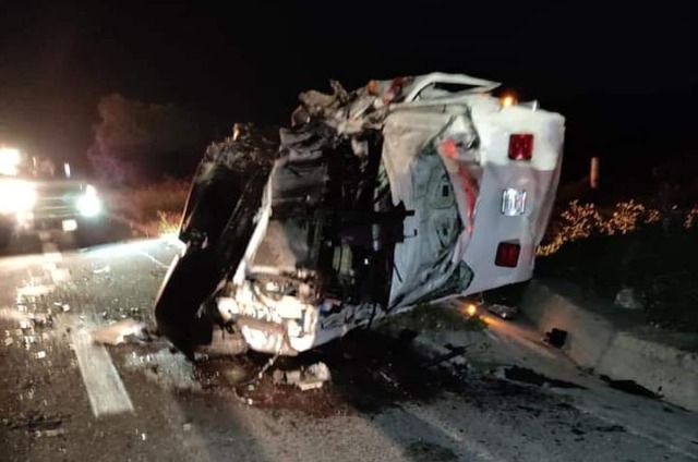 El Paciente Murió Ambulancia Sufre Aparatoso Accidente En Traslado A