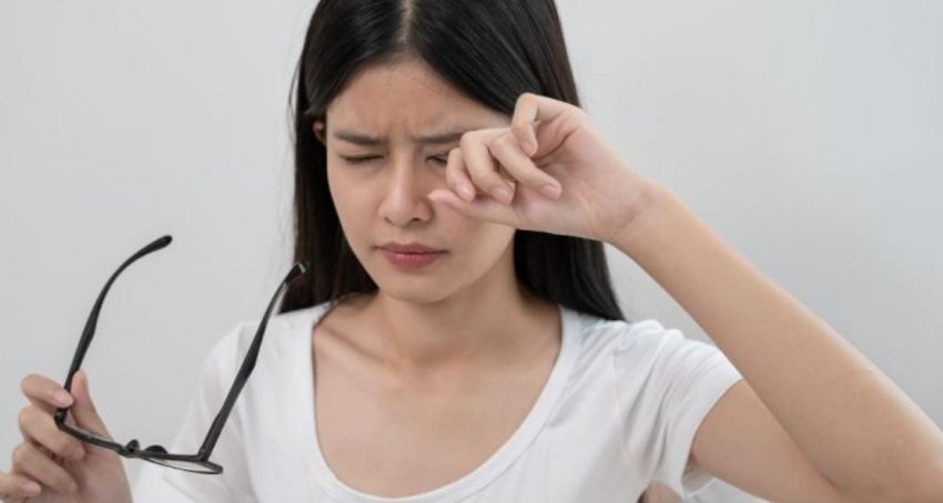 Ojo seco en invierno: la señal silenciosa que borra tu visión sin aviso